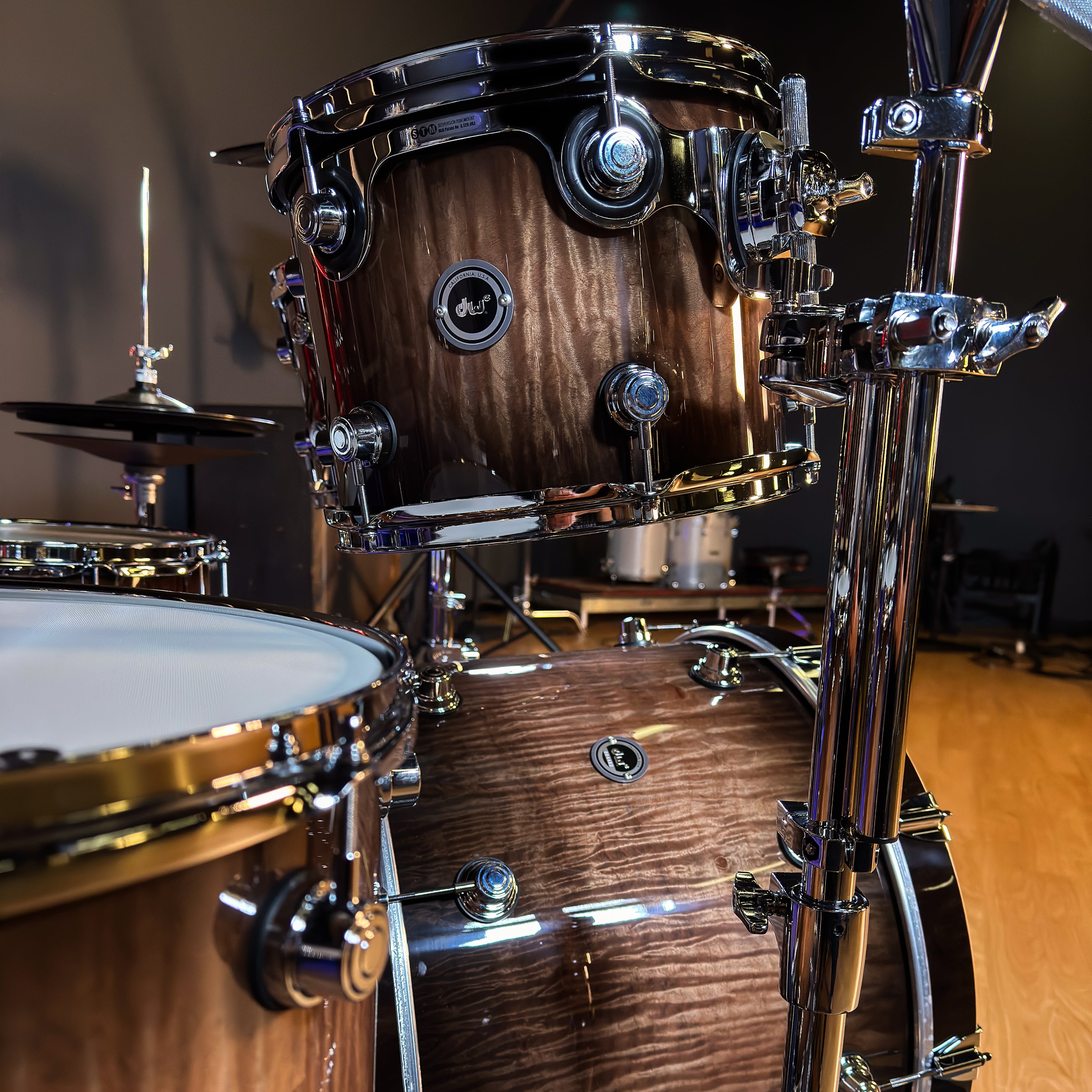 Drum Workshop DEKTEX04TACMBCP DWe 4-Piece, Curly Maple Burst Exotic CO – Kraft Music