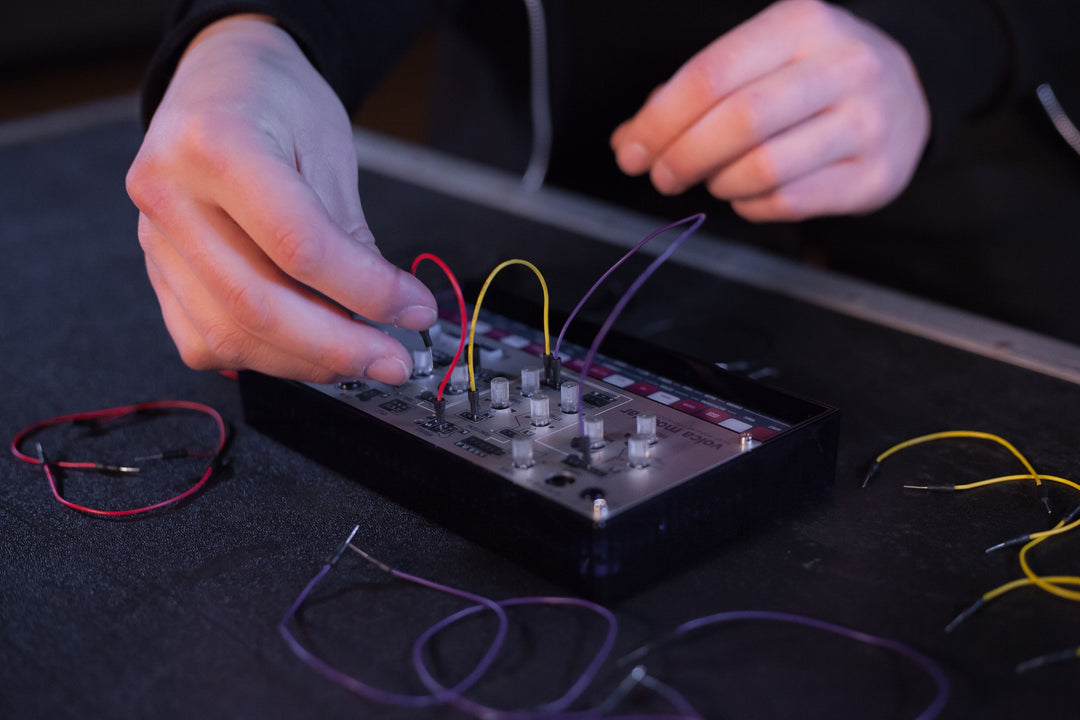 Korg Volca Modular Micro Modular Synthesizer POWER KIT – Kraft Music
