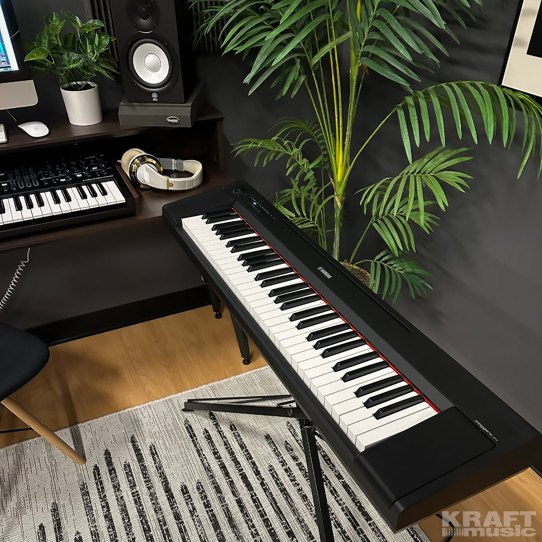 Yamaha Piaggero NP-15 61-Key Portable Keyboard - Black KEY ESSENTIALS – Kraft Music