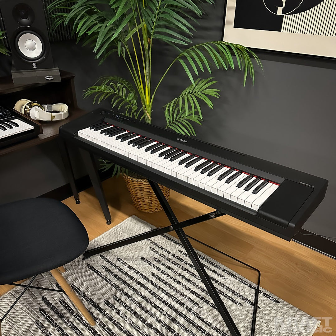 Yamaha Piaggero NP-15 61-Key Portable Keyboard - Black – Kraft Music